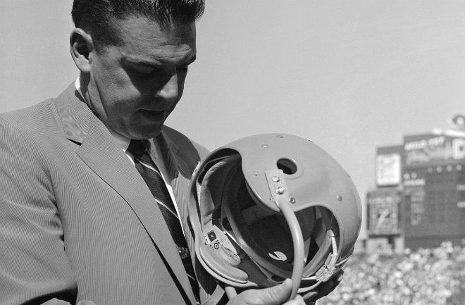 Sports Genius – The evolution of football uniforms | Genius