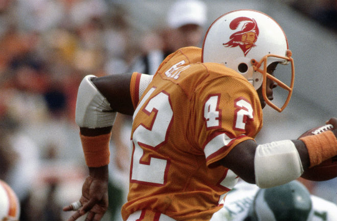 Sports Genius – The evolution of football uniforms | Genius