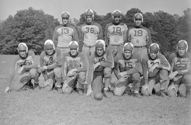 Sports Genius – The evolution of football uniforms | Genius