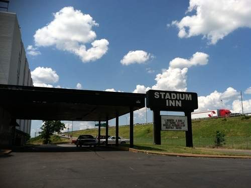 Jonny Fritz – Stadium Inn Lyrics | Genius Lyrics